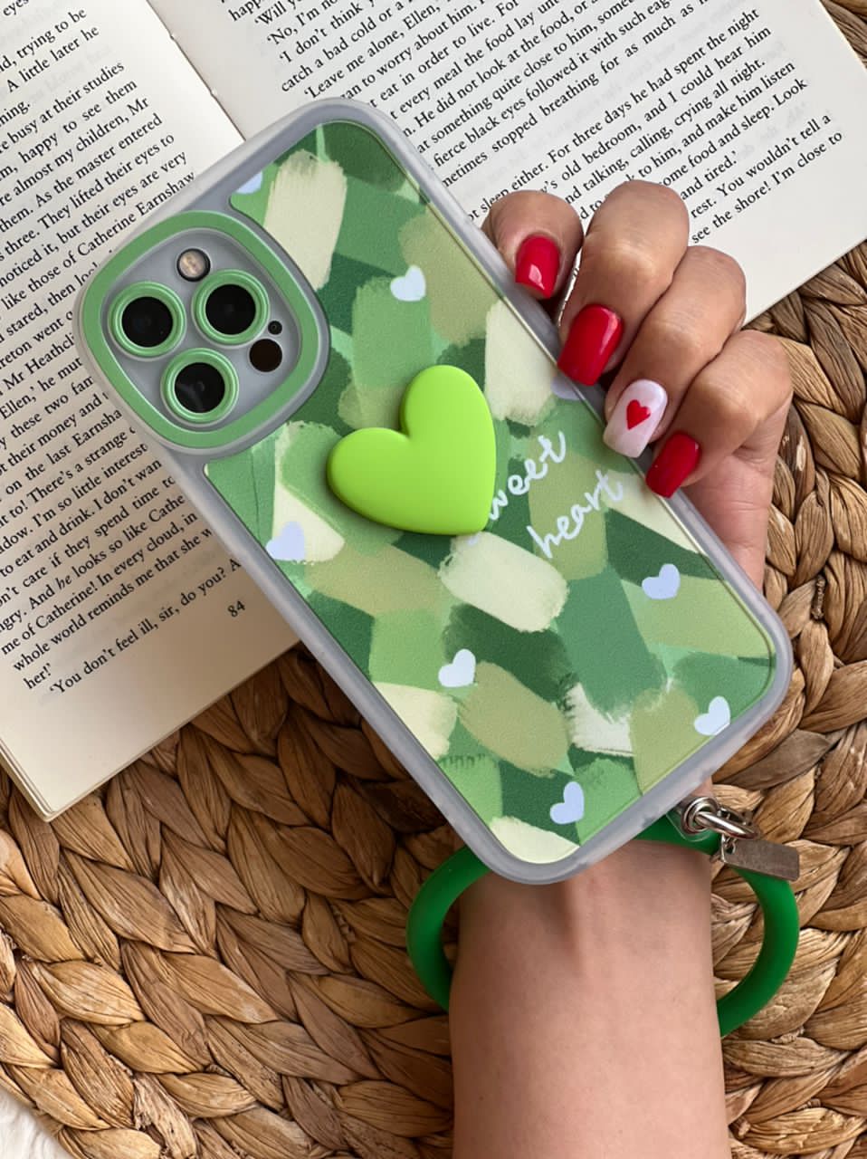 قاب گوشی تک دل حصیری سبز حلقه دار آیفون ( قاب گوشی آیفون ) | MOBOLUXE موبولوکس